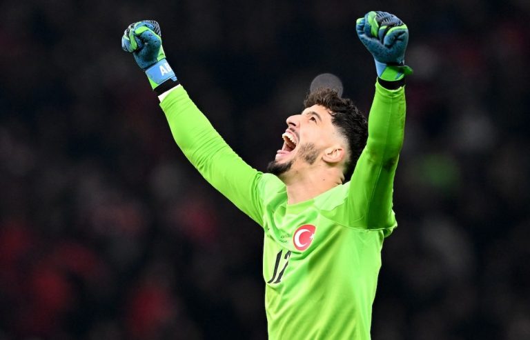Altay Bayindir vor Rückkehr in die Türkei: Besiktas will ihn als Nummer ...